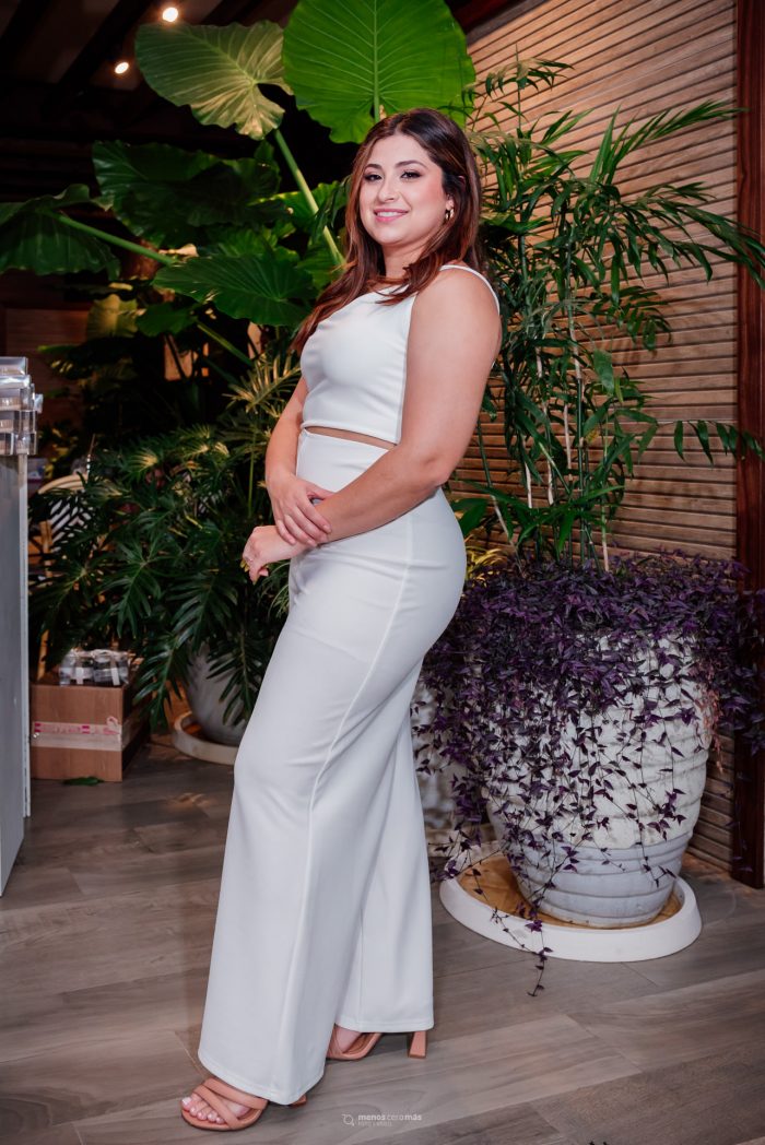 Andrea - fotografía de despedida de soltera en Vivero Edén